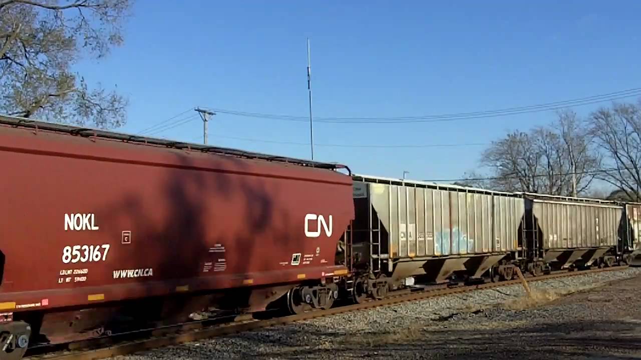 OH YES YES!!! Just Painted CN C40-8 (Ex-UP), IC SD70 And CN C40-8M On The Peavine In Colona, IL ...
