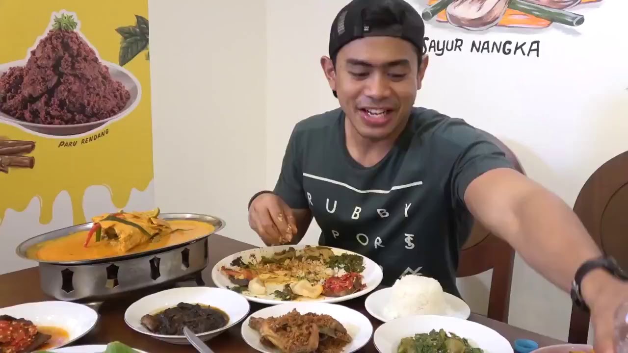 tanboy kun! MUKBANG NASI PADANG LEVEL 3 - YouTube