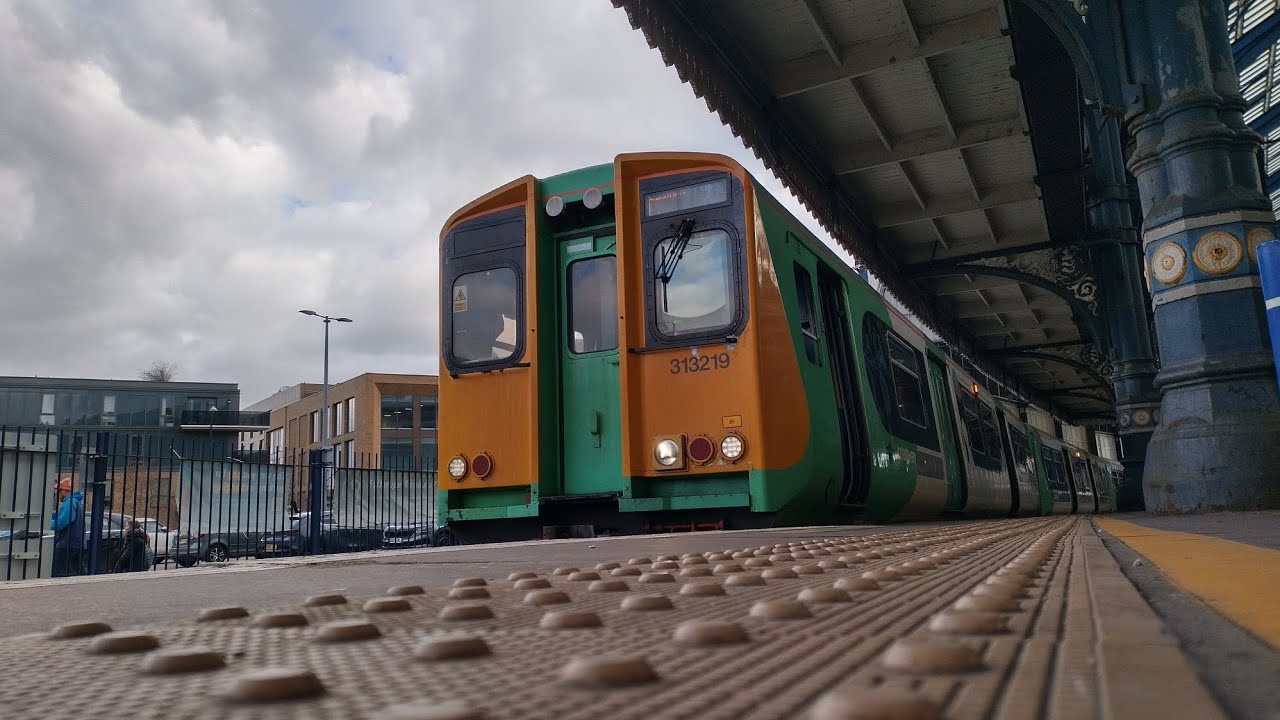 Class 313 (219) Departing Brighton for Seaford. - YouTube