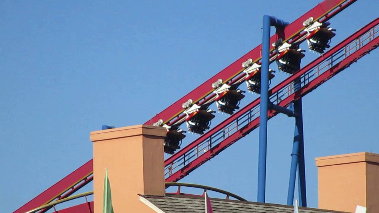 Superman Stuck on Lift Fright Fest 2016 Six Flags Great America 10-22 ...
