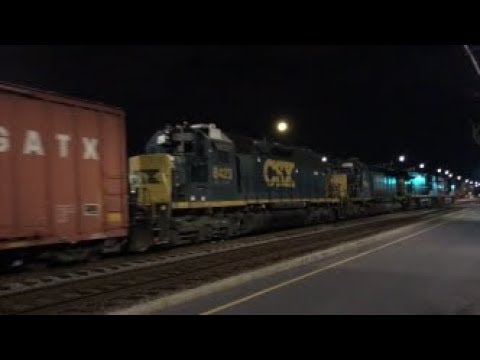 CSXT 707 ES44AC & 5255 ES40DC[8004 SD40-2 & 8423 SD40-2 RCO Unit] Leads Q410-01 & Hornshow In F ...