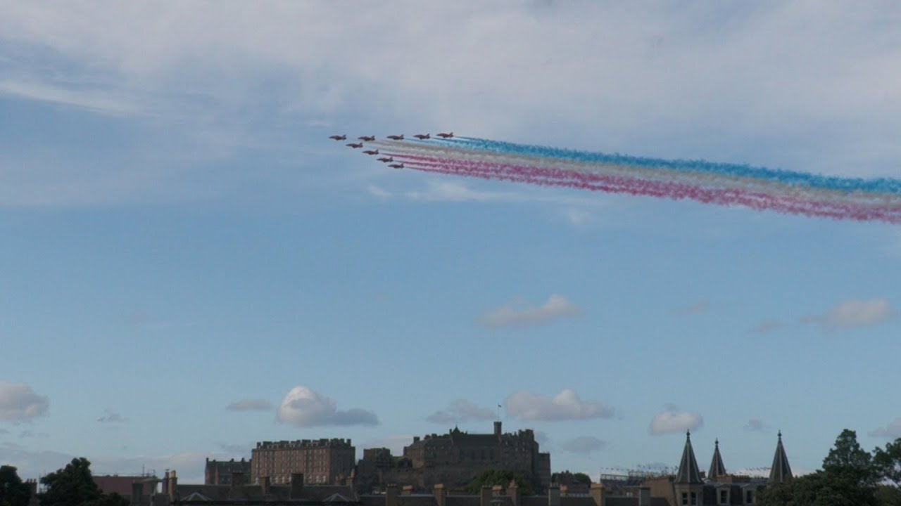 Red Arrows Flypast, Royal Edinburgh Military Tattoo, 10th August 2024 ...