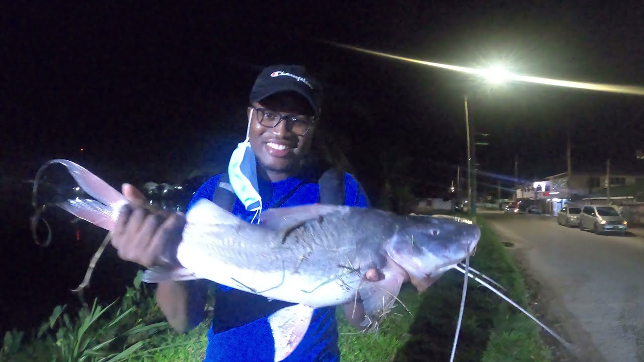 Night FISHING In LINDEN Guyana w/ @ITS OUR LIFE -ARD (Danny and Crew ...