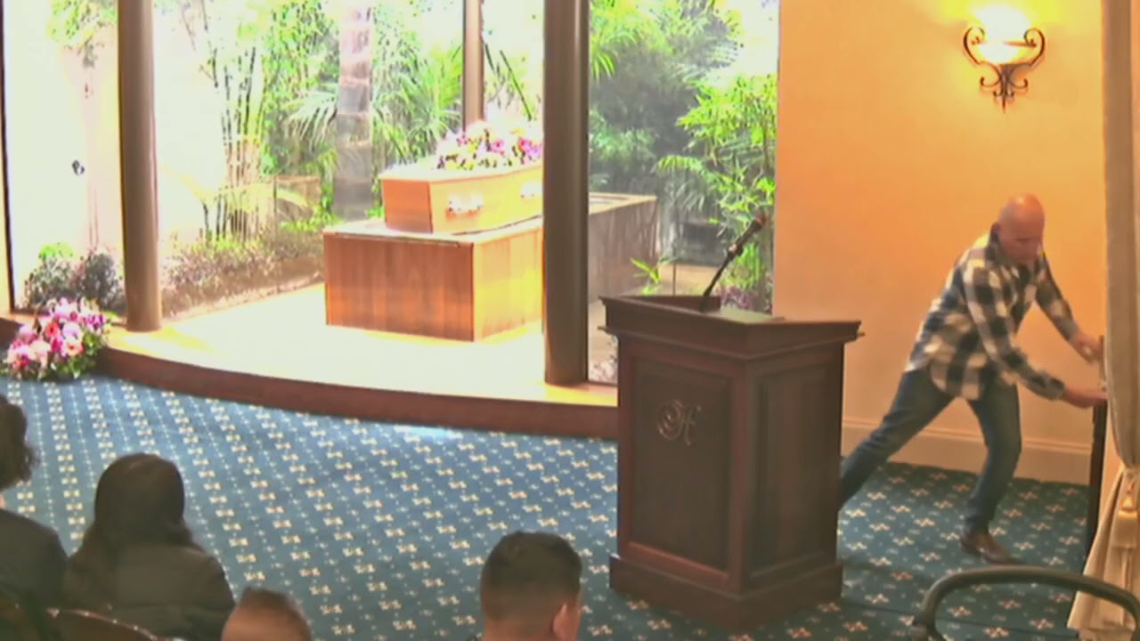 Chris FUNERAL - YouTube