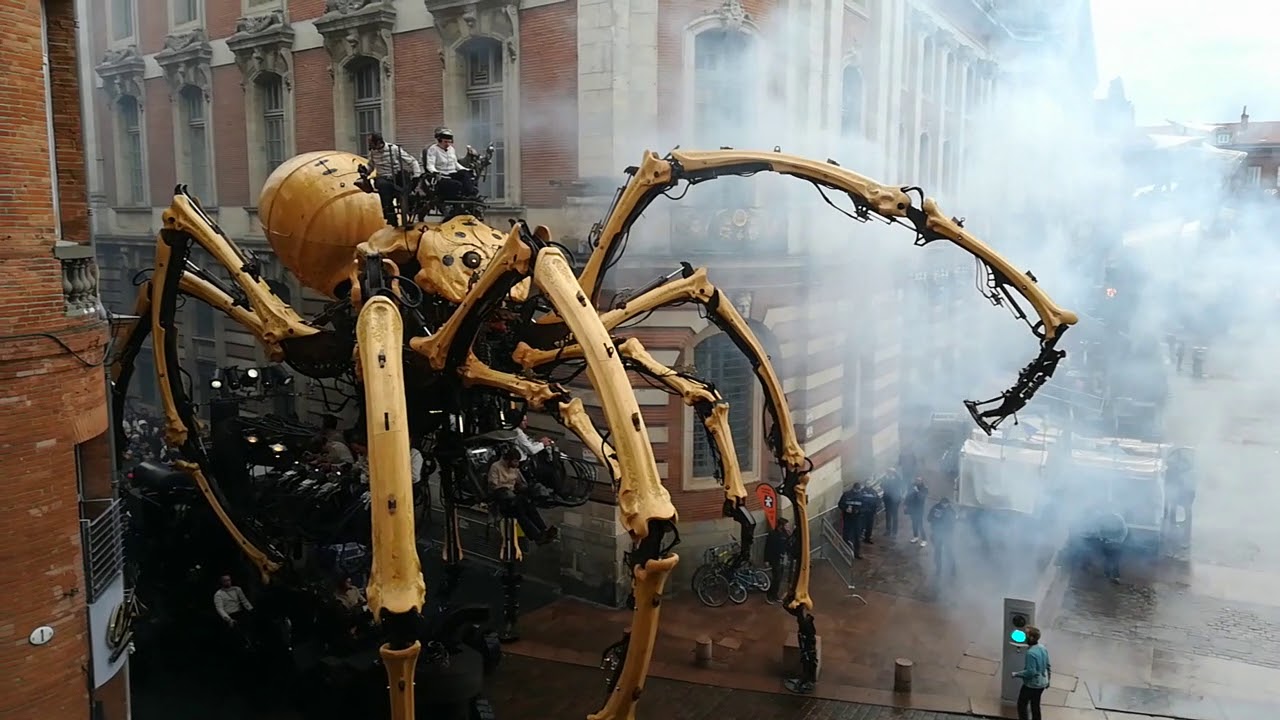 Spectacle La Machine à Toulouse - YouTube