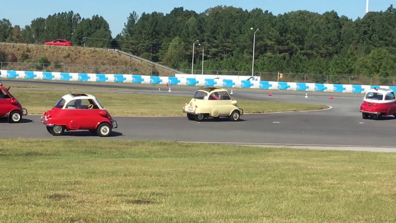 Isetta Race BMW Performance Center - YouTube