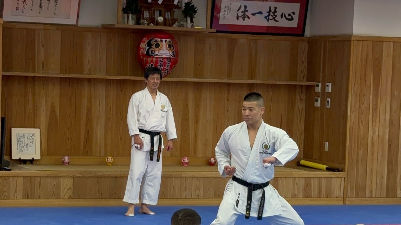 JKS kata Junro Yondan w/ Kanayama Sensei & Watanabe Sensei JKS - YouTube