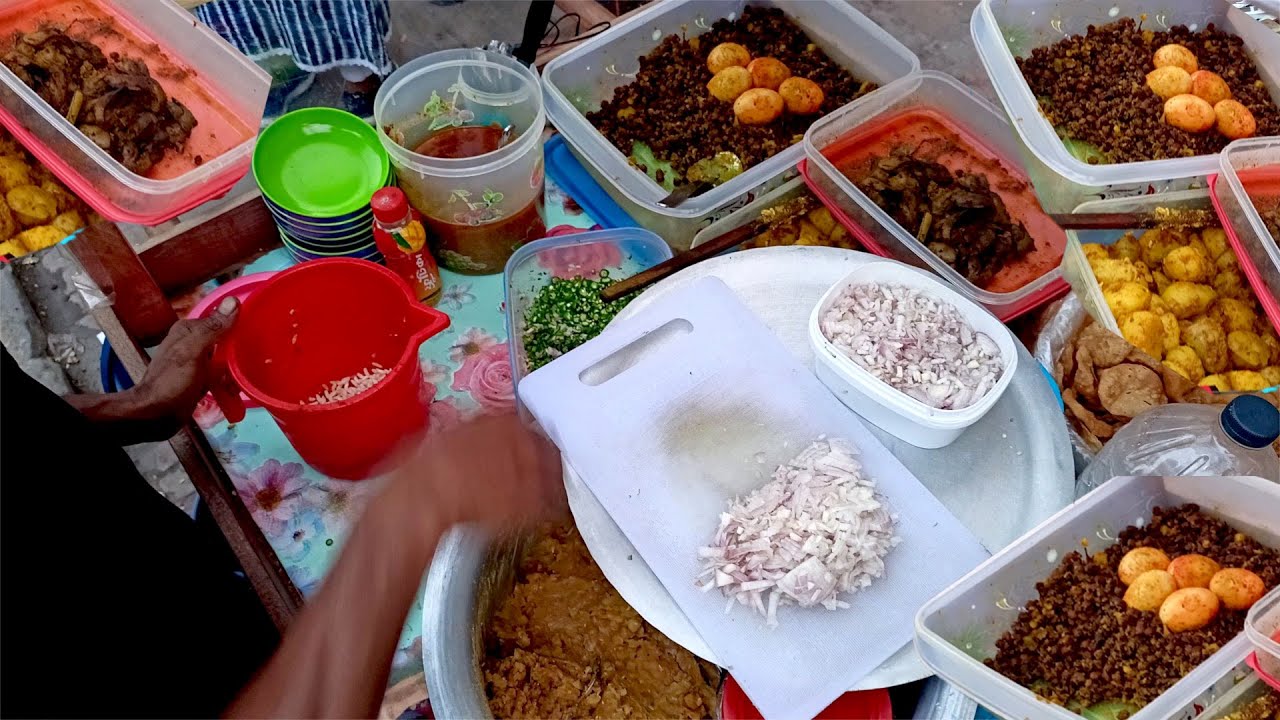 How to make jhal muri on the road side🔥Chicken, Aloo Curry, Egg Curry ...