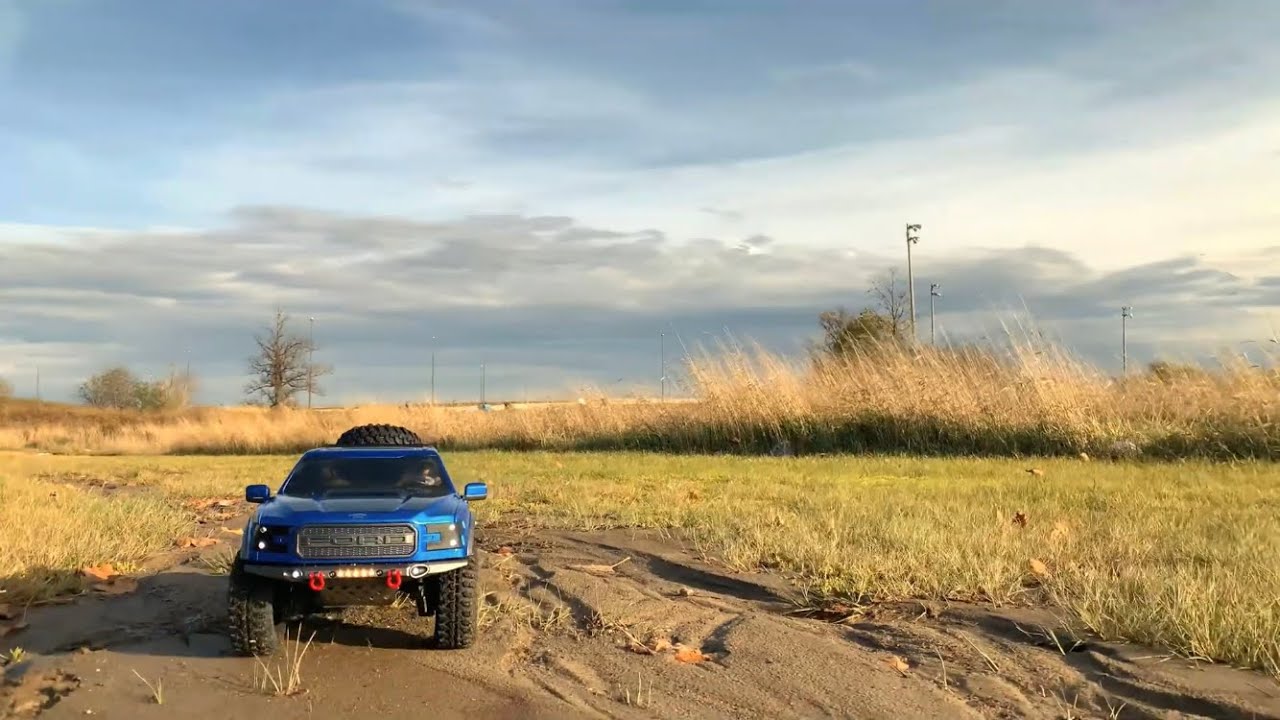 TRAXXAS TRX4 Ford F150 Raptor bashing - YouTube