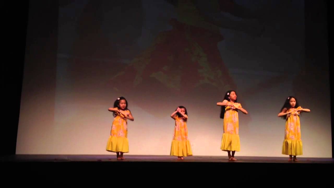 Leilani's Hawaiian dance yellow bird - YouTube