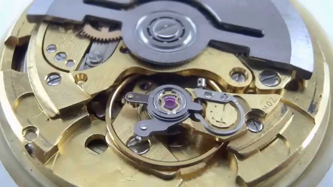 Mido Automatic watch movement cal.1147ocd running. - YouTube