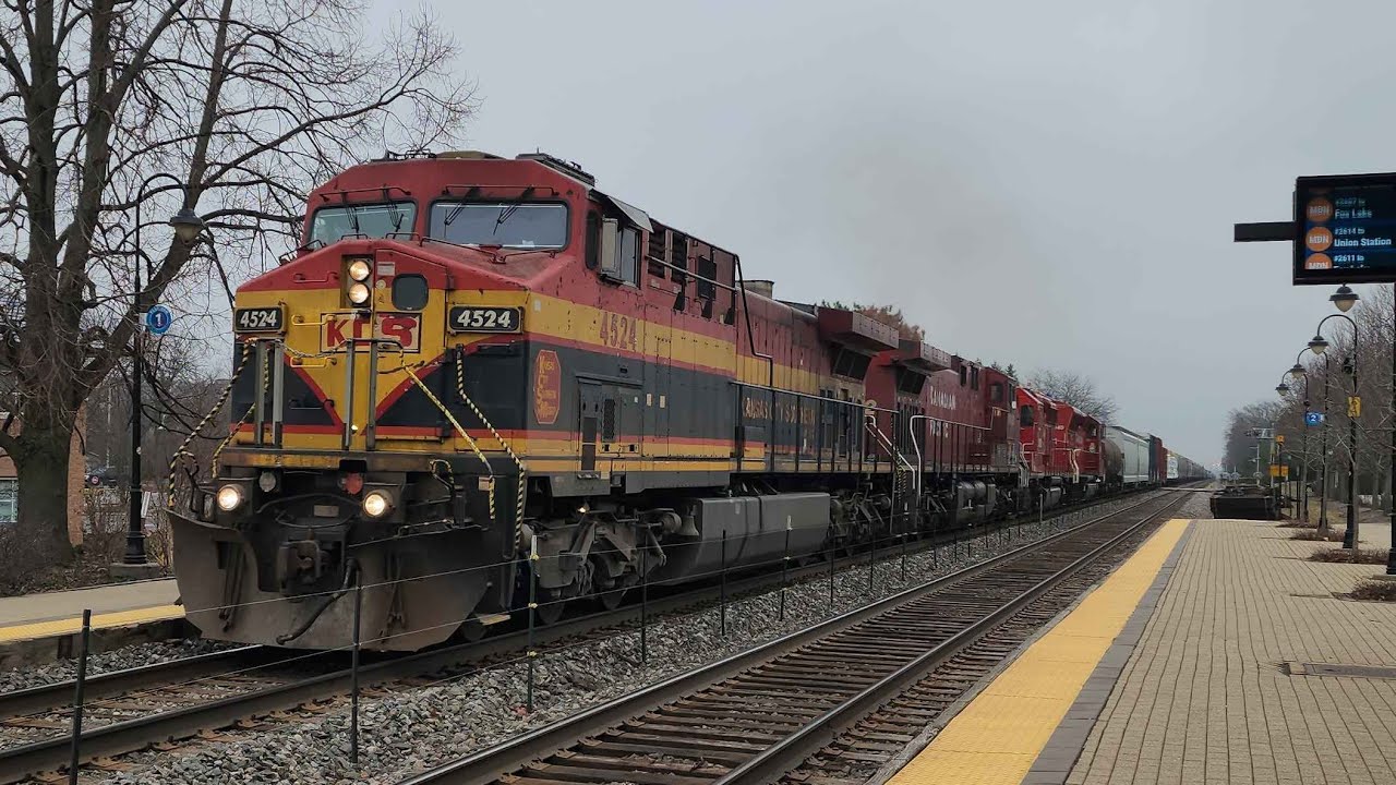 Lake Forest Railfanning FT. Metra Work Train, KCS Grey Ghost, Amtrak ...