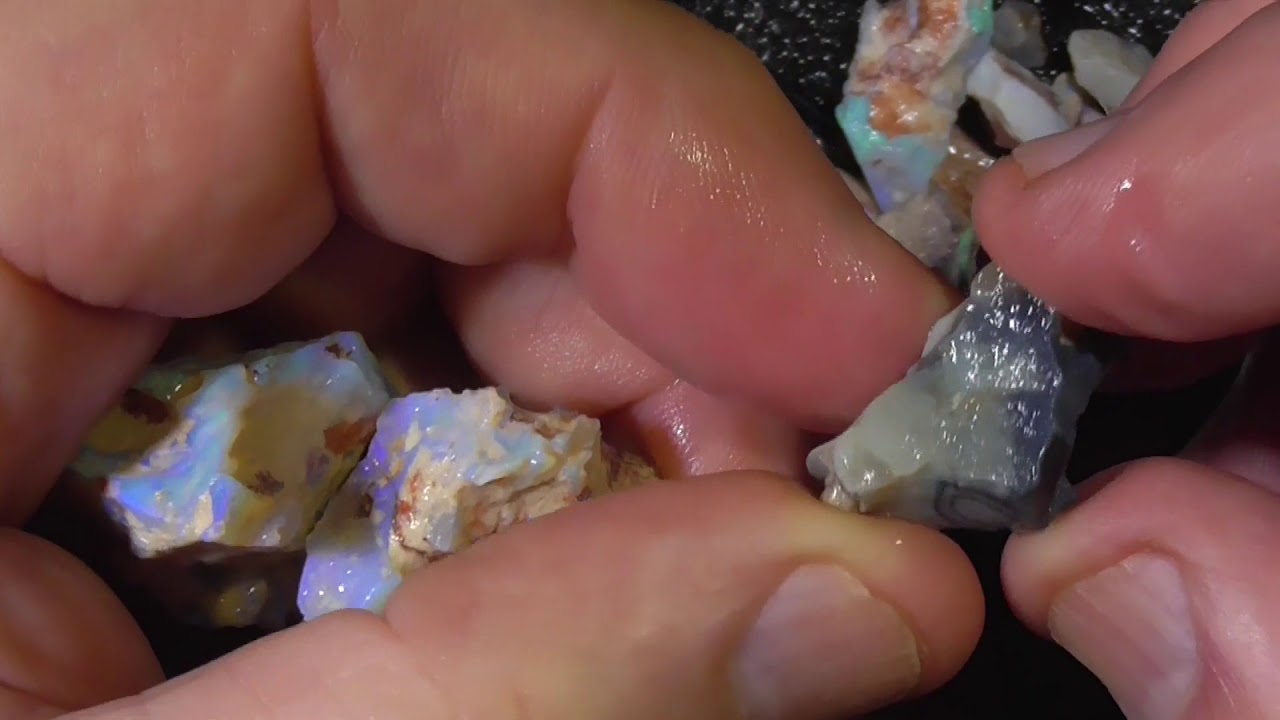 Opalised Seam / Fossils opal from Lightning Ridge Australia - Ro587 ...