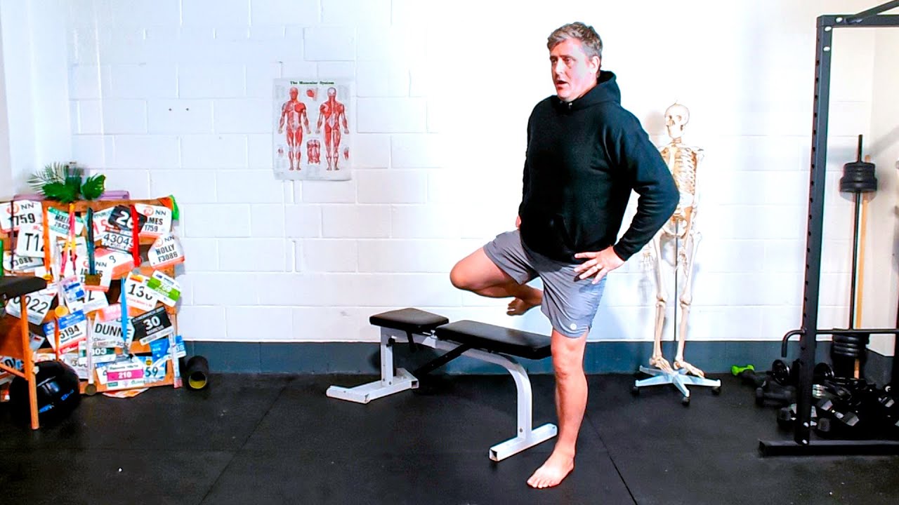 5 Warning Signs of Running with Lazy Glutes | Bulletproof Runners - YouTube