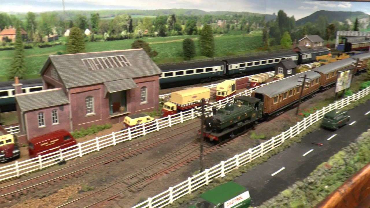 Dave`s Model Railway ...Running a Few Steam Loco`s + - YouTube