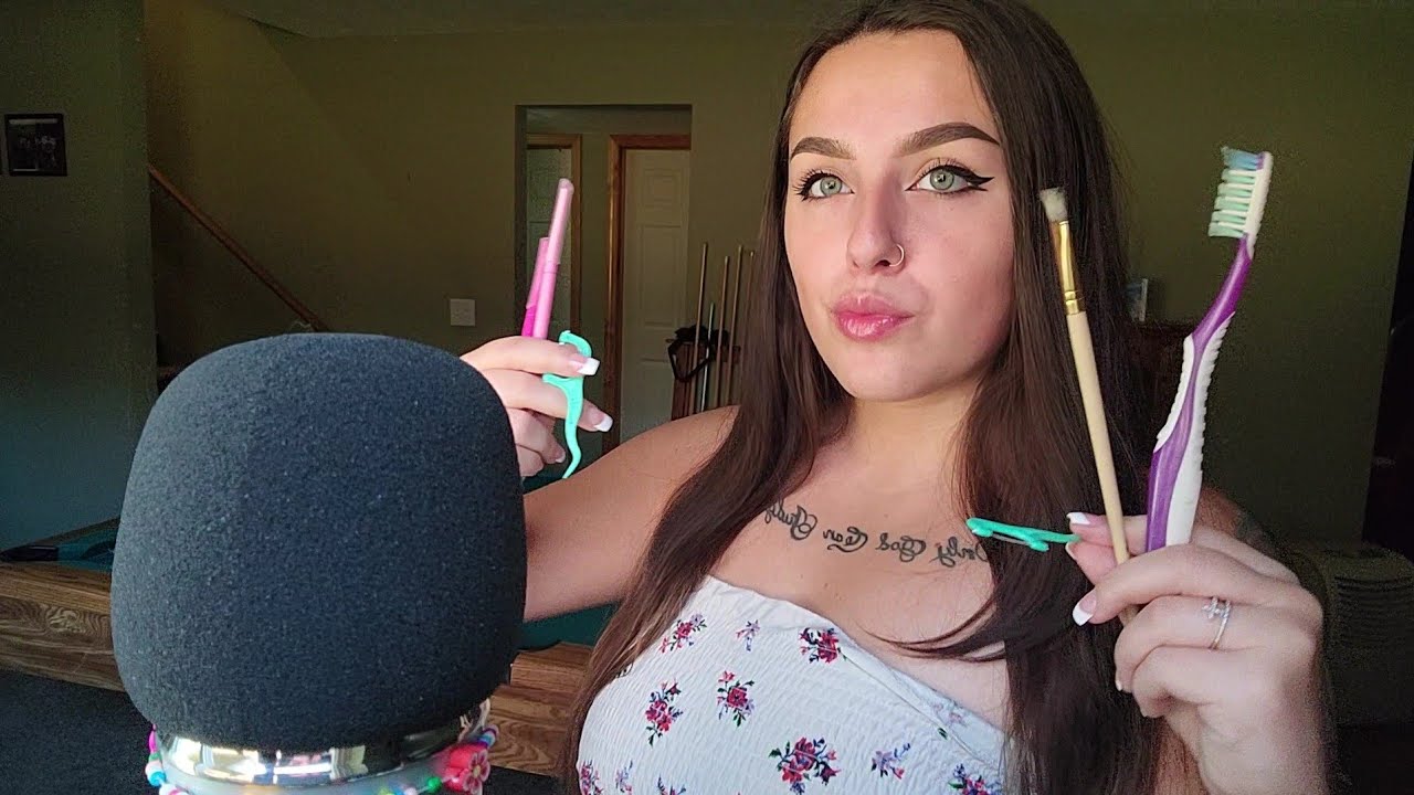 ASMR- Scratching/Rubbing The Mic W/ Multiple Items! - YouTube