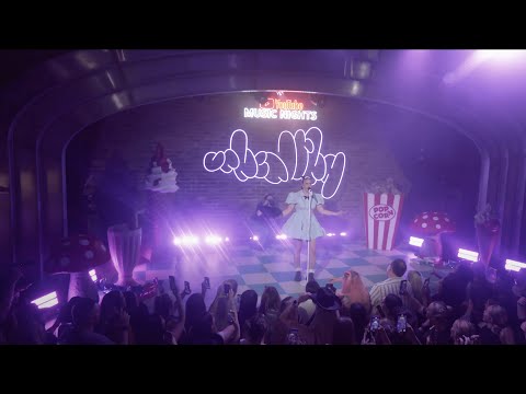 Anne-Marie - UNHEALTHY (Live at YouTube Music Nights)