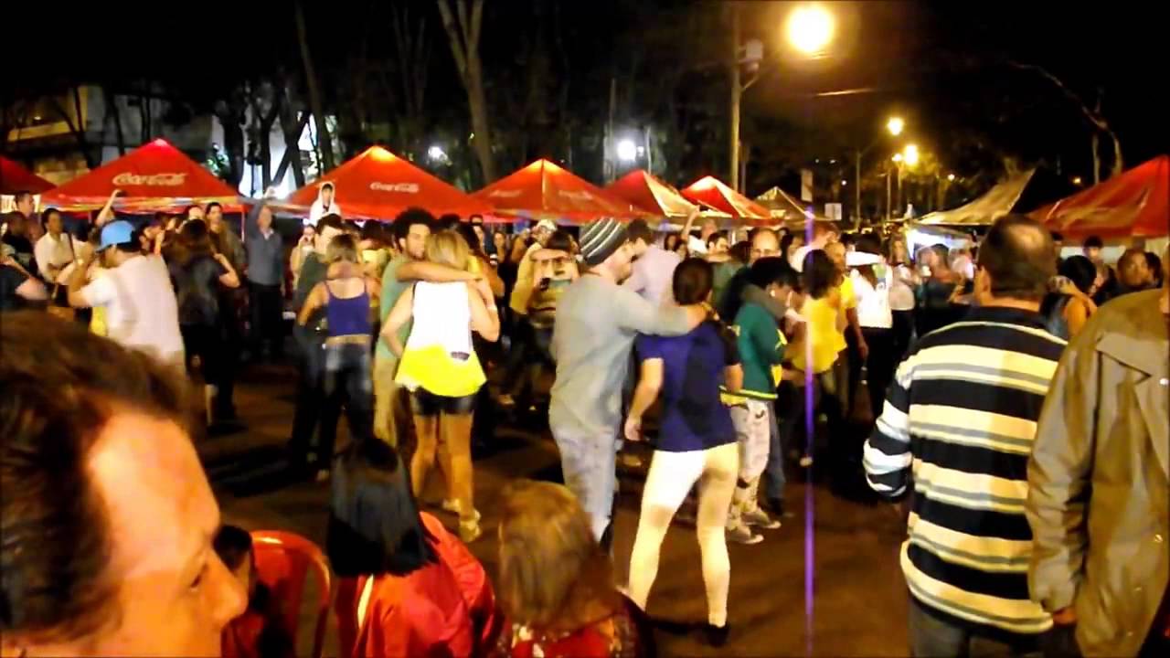 Flash Mob: Happy- Pharrell Williams. Ártemis Studio de Dança. - YouTube