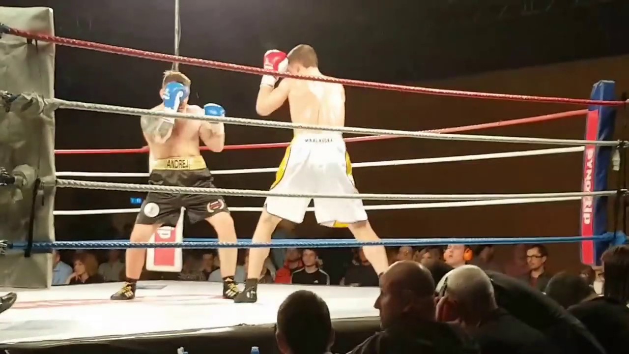 Валера Микалаускас vs Андрей Покумейко Boxing Latvian Title Fight - YouTube