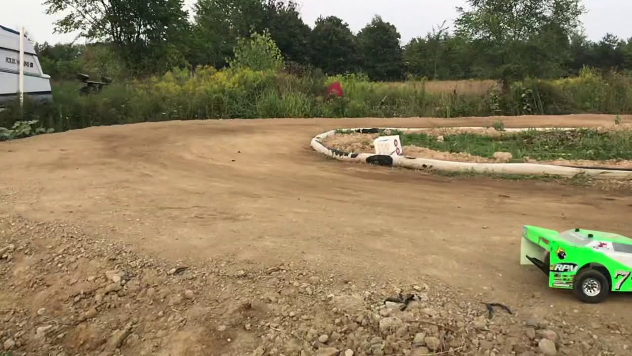 Rc late model dirt track - YouTube