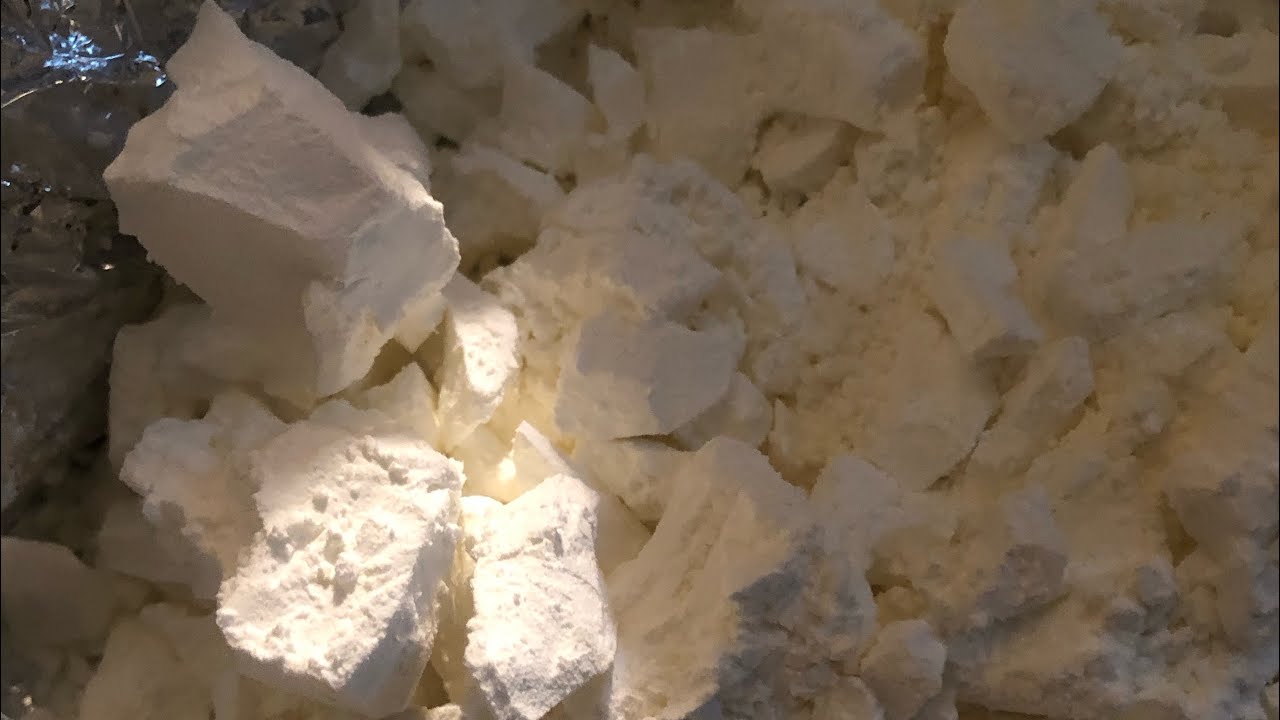 Cornstarch chunks squeaky and crunchy #asmrsounds #starch - YouTube