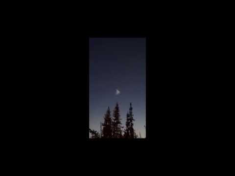 Bizarre UFO Sighting Over Yukon Canada 😳 Pulsating Light & Cloaked Object Captured