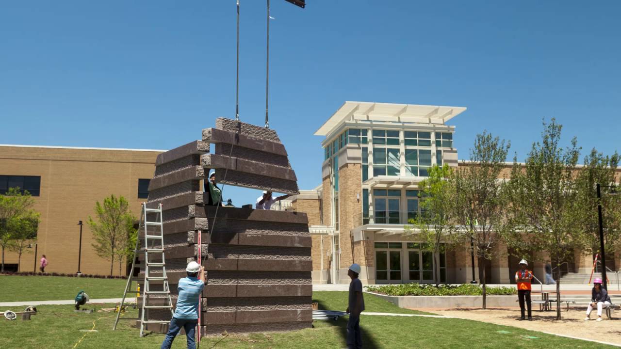 Sculpture Installation Time-Lapse at UNT Union - YouTube