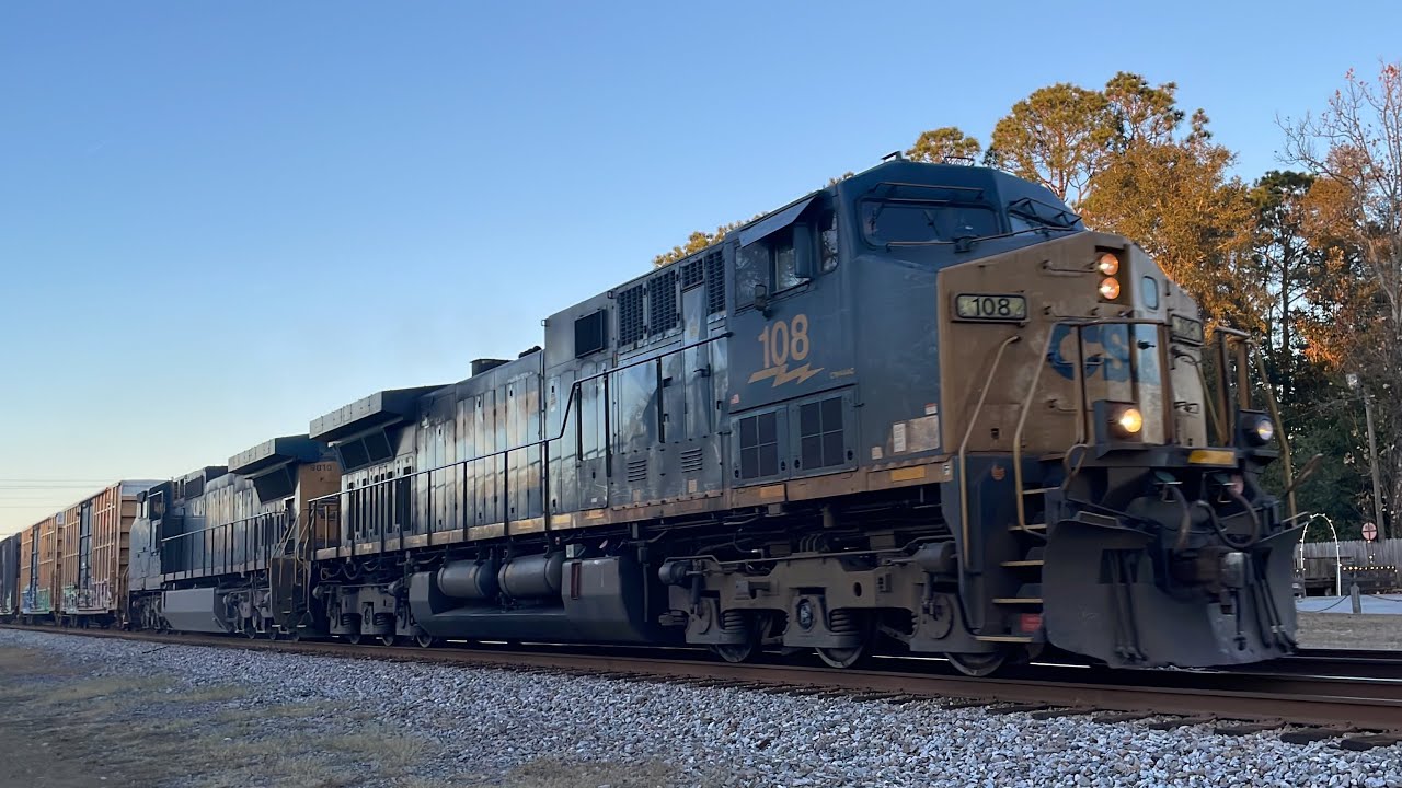 CSX 108 leads manifest in Folkston Georgia - YouTube
