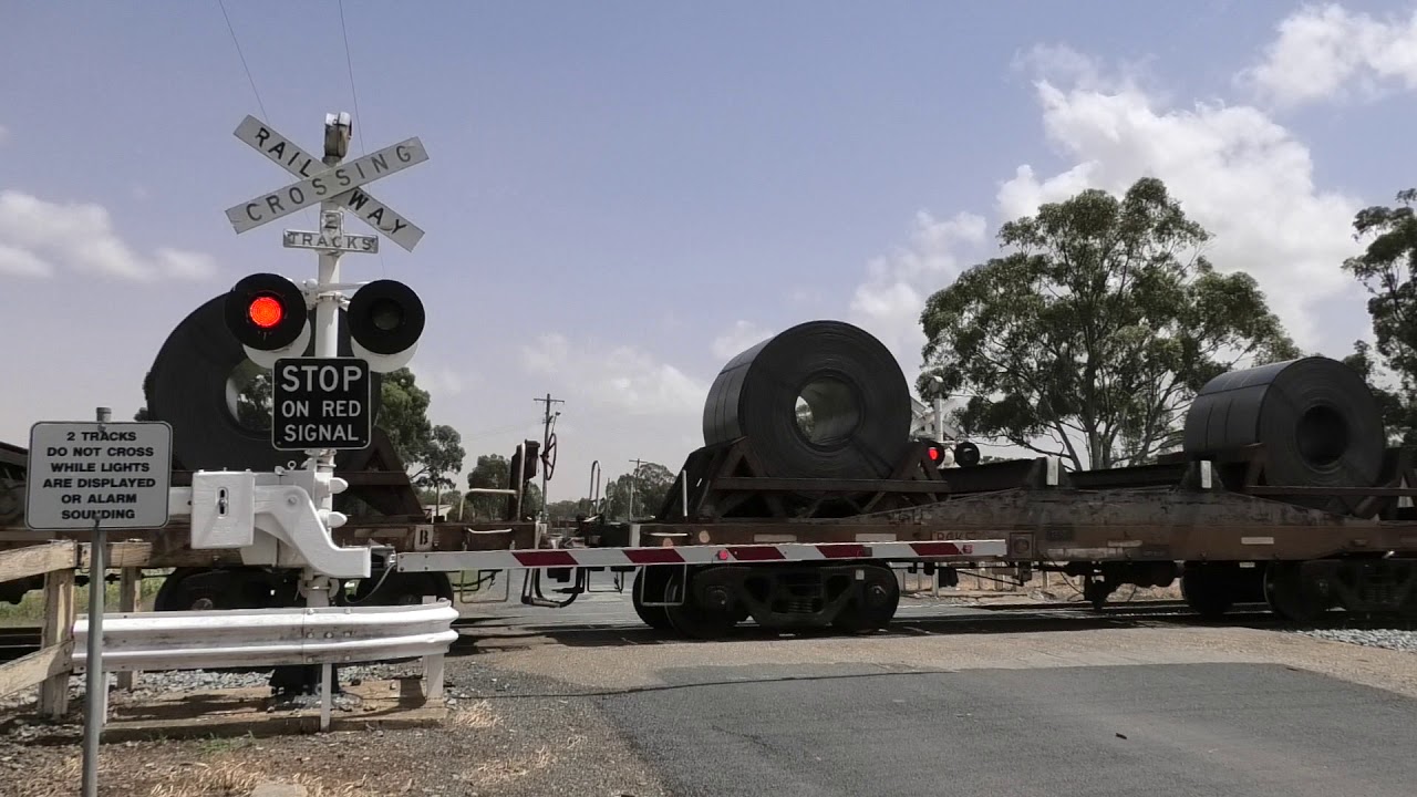 Level Crossing, Illabo (Brabins Rd) NSW, Australia. - YouTube