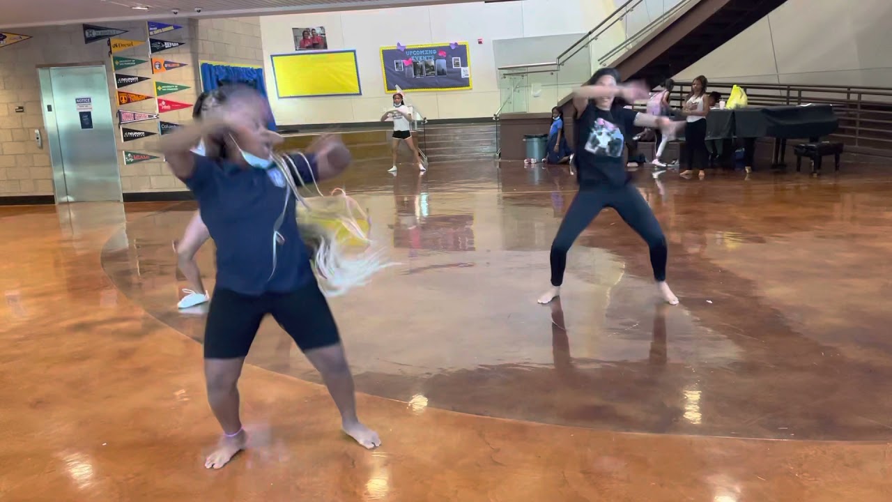 Majorette floor routine - YouTube