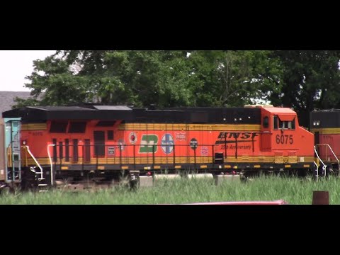 07/14/22 - BNSF 6075 (25th Anniversary) trailing on BNSF C-ATMCLS in Woodlawn, IL - YouTube
