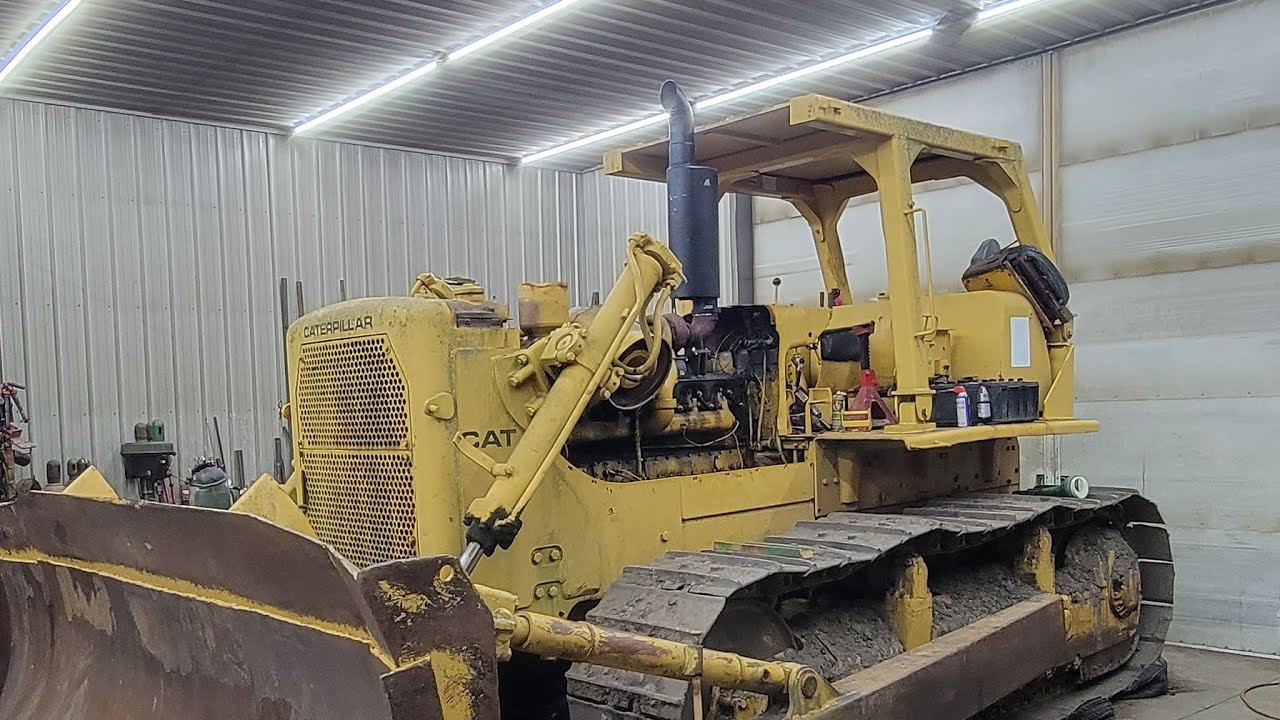 1971 Caterpillar D8H... Fixing The Hydraulic Leaks - YouTube