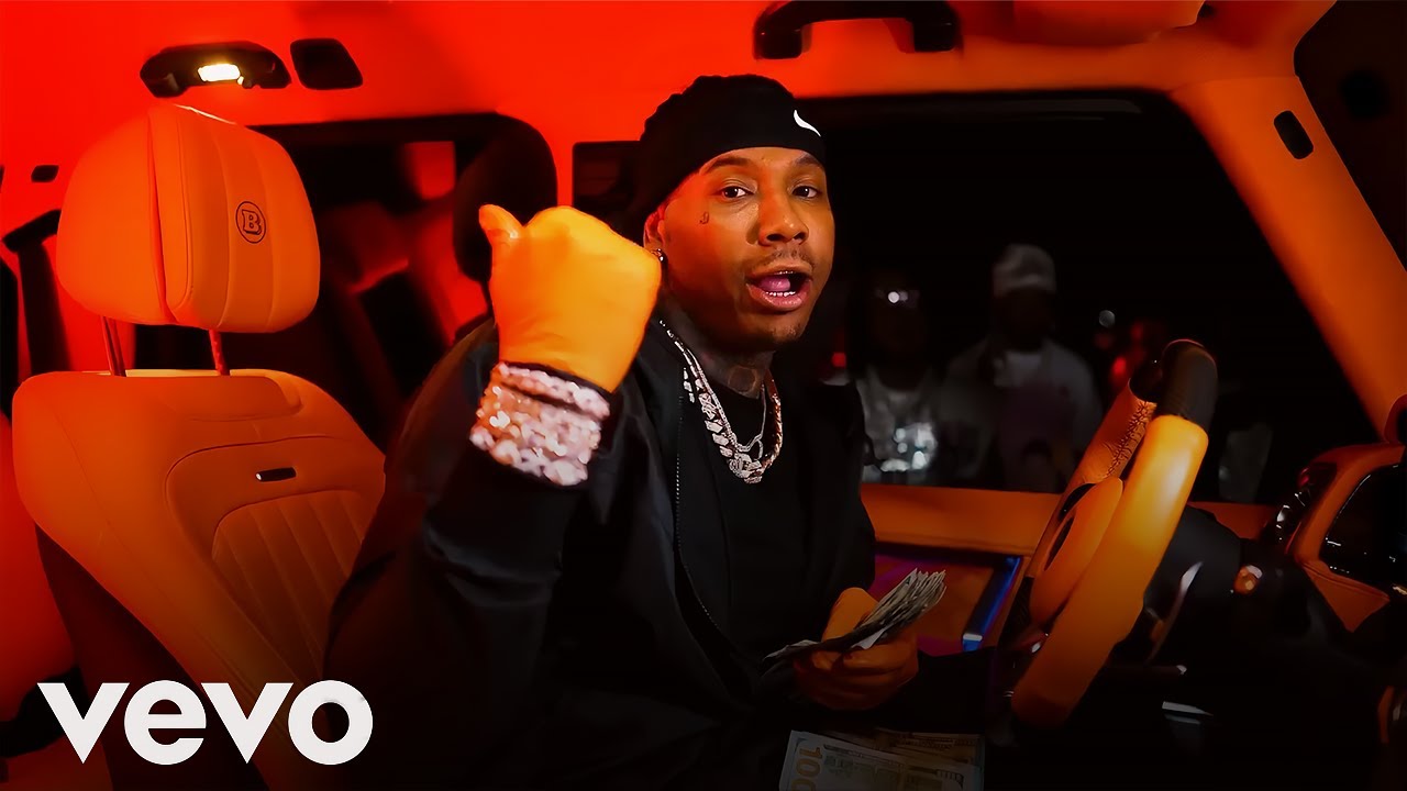 Moneybagg Yo ft. Bigwalkdog & Finess2tymes - White Gold [Music Video ...