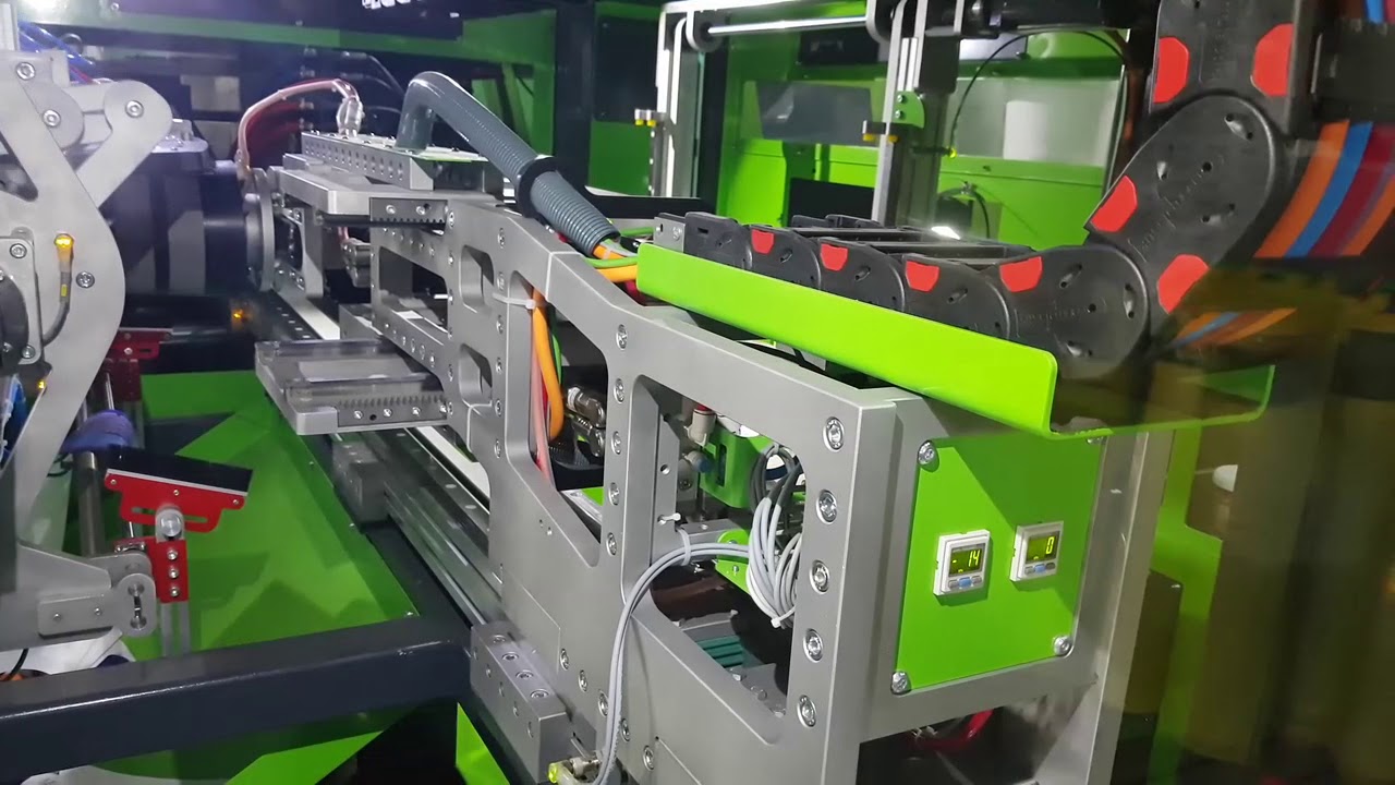 Cildan Mekatronik - Big Pail - Side Entry IML Robot - 2018 - YouTube