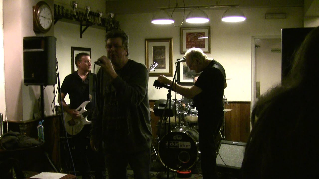 Dickie Ticker - Run To You - YouTube