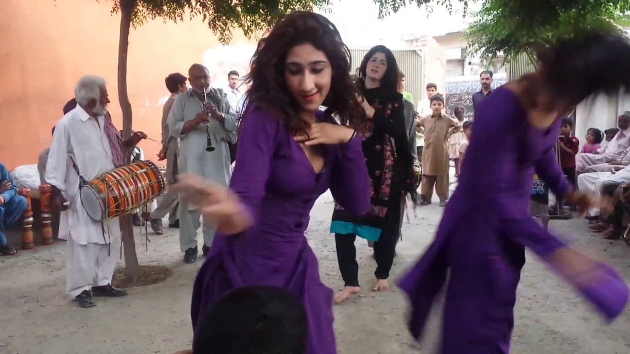 pakistani wedding dance of girl and khusrah part 2 - YouTube