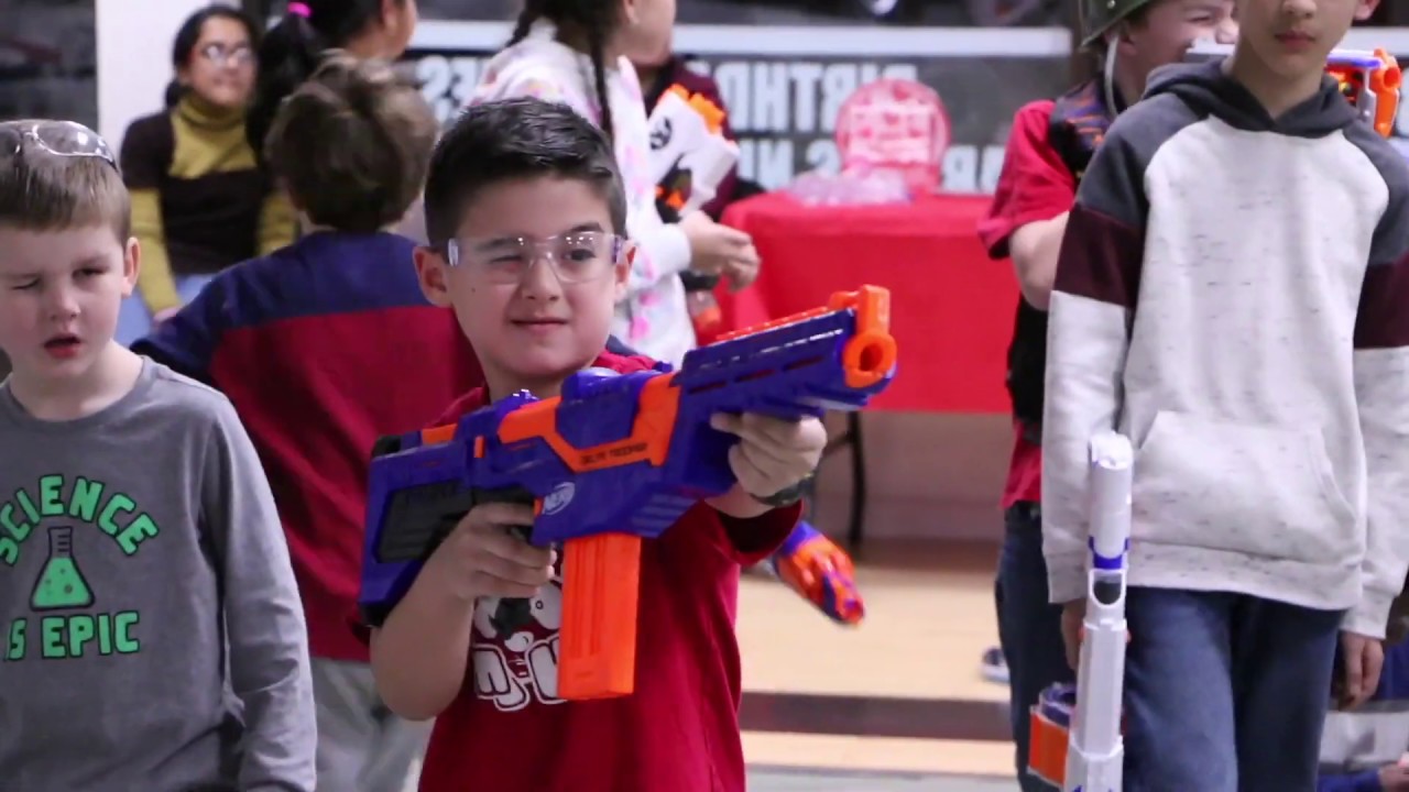 HOSTING A NERF PIZZA PARTY - YouTube