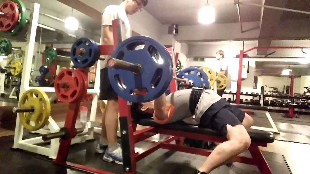 bench press 100kg 3x3 2xfail - YouTube