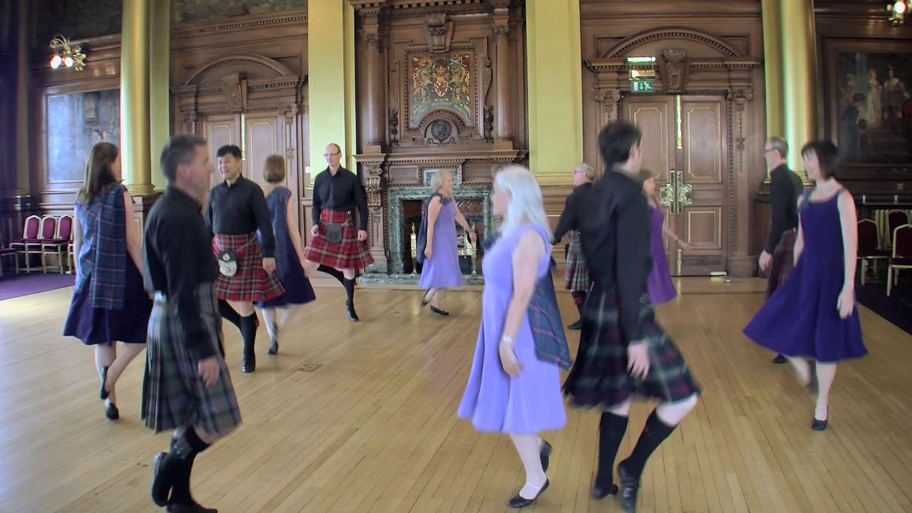 The Pink Triangle (RSCDS Edinburgh) - YouTube