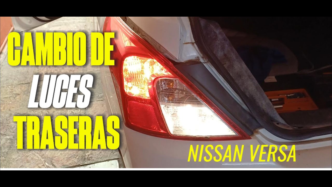 "Cómo Cambiar los Focos de las Luces Traseras de un Nissan Versa ...