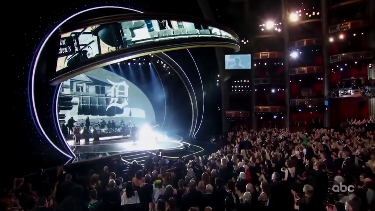 Eminem Gets A Standing Ovation On His Performance Of Lose Yourself At ...