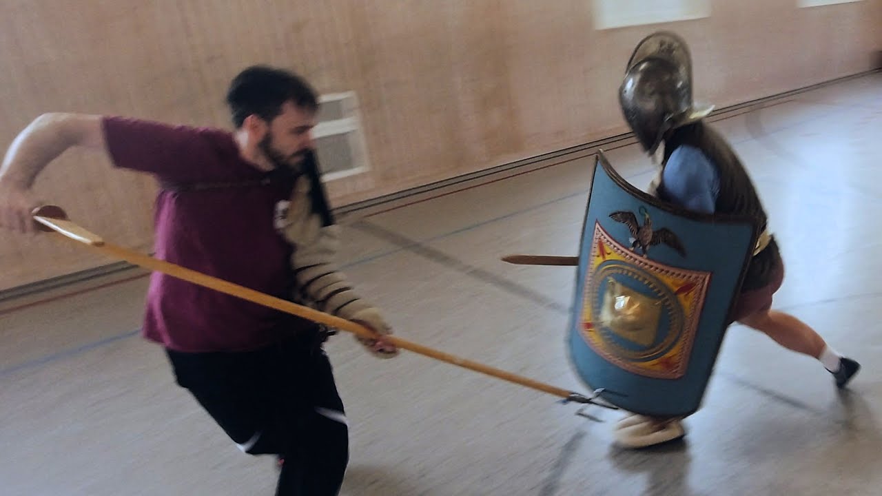 Gladiatoren Training - Secutor vs Retiarius - KW12 - YouTube