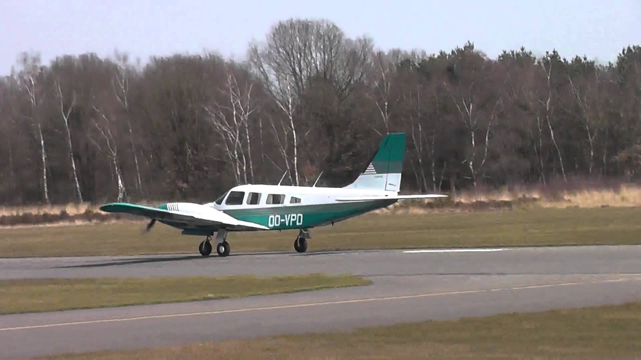 Piper PA-34-220T Seneca III powerful take-off @ Zwartberg - YouTube