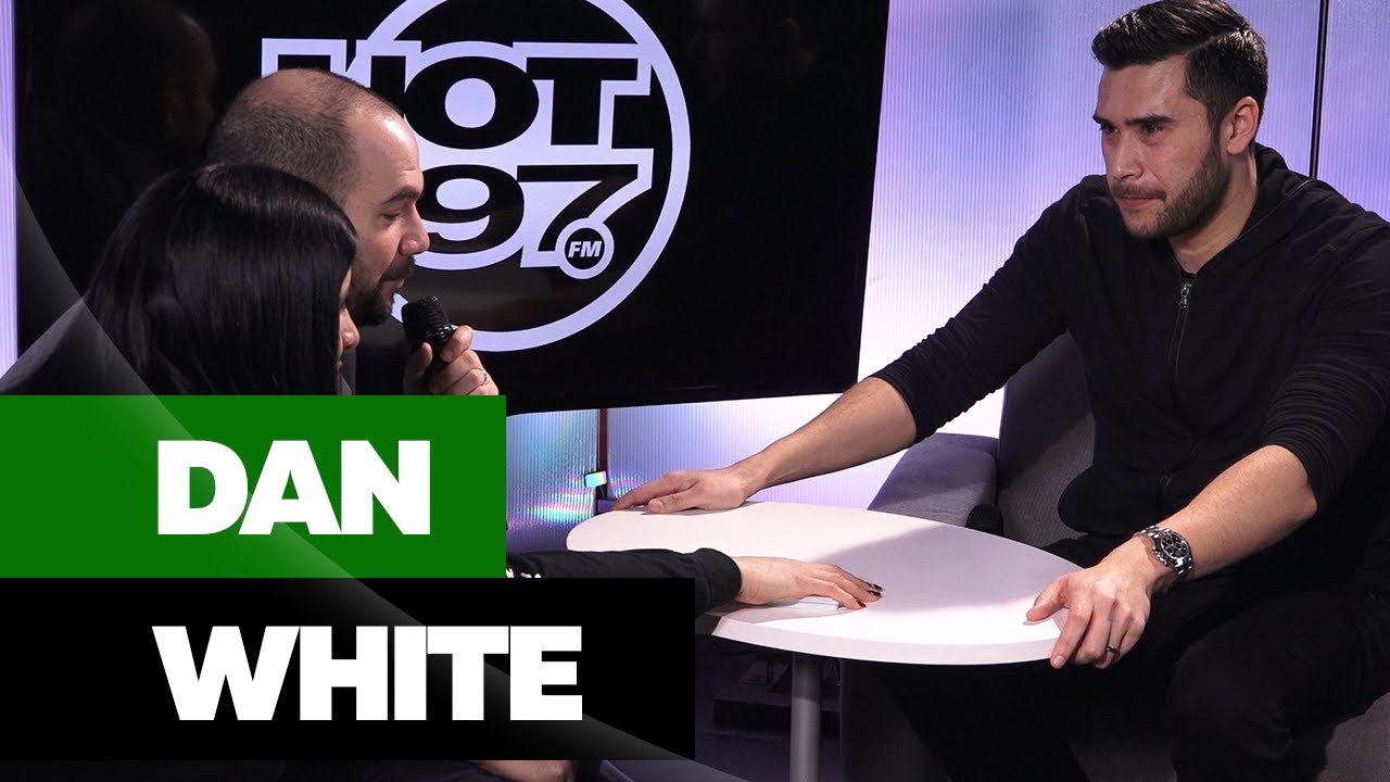 Magician Dan White Shocks Ebro w/ Unbelievable Trick! - YouTube