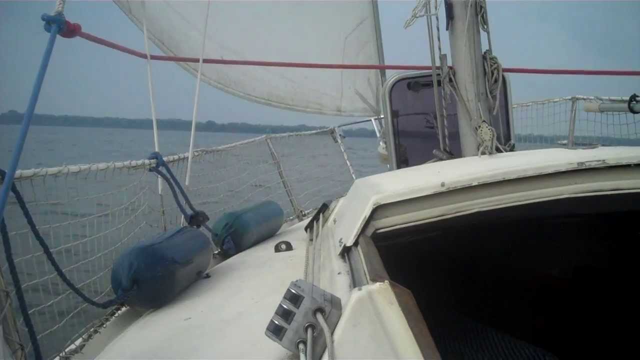 Kelt 620 taking it easy at 2-3 beaufort - YouTube