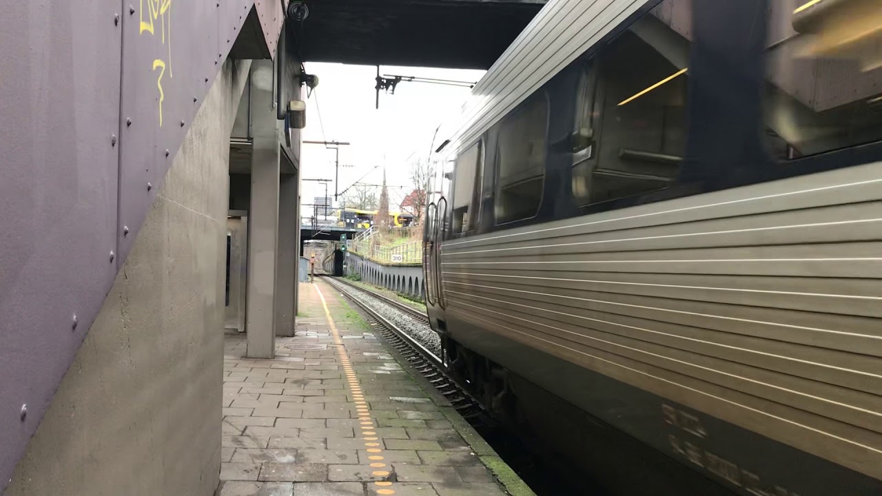 Regionaltog på Valby St. - YouTube