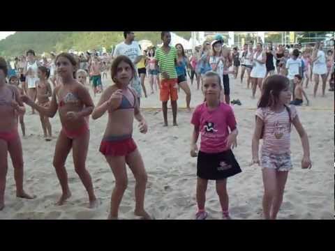 026rhayssa dancando na praia
