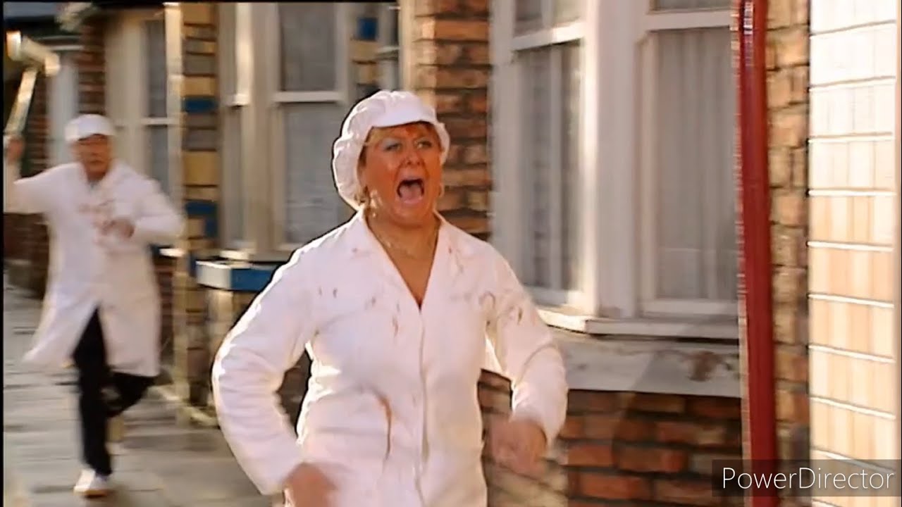 Classic Coronation Street - Cilla Brown vs. Rocky; Ketchup Fight and ...