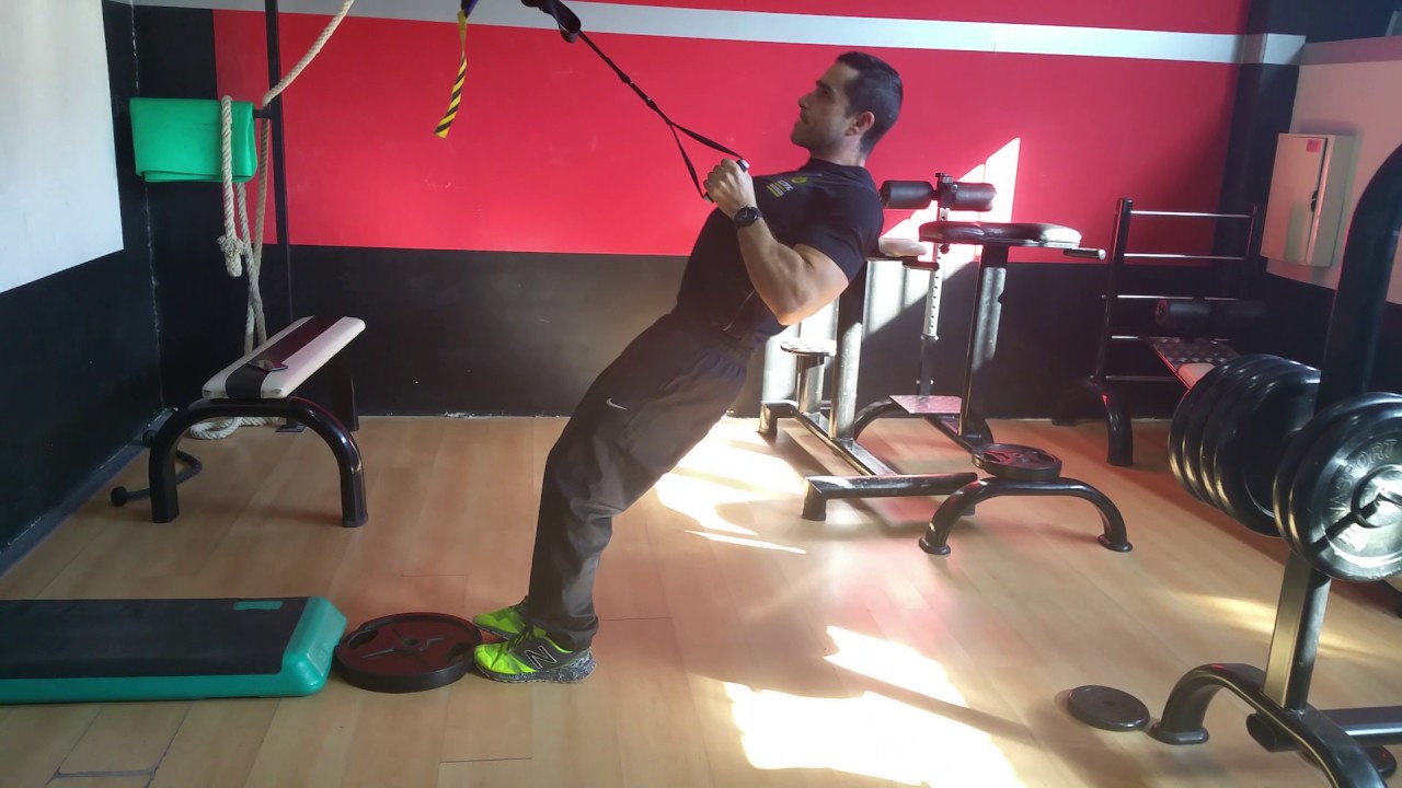 REMO TRX A UN BRAZO CON GIRO DE TRONCO - YouTube