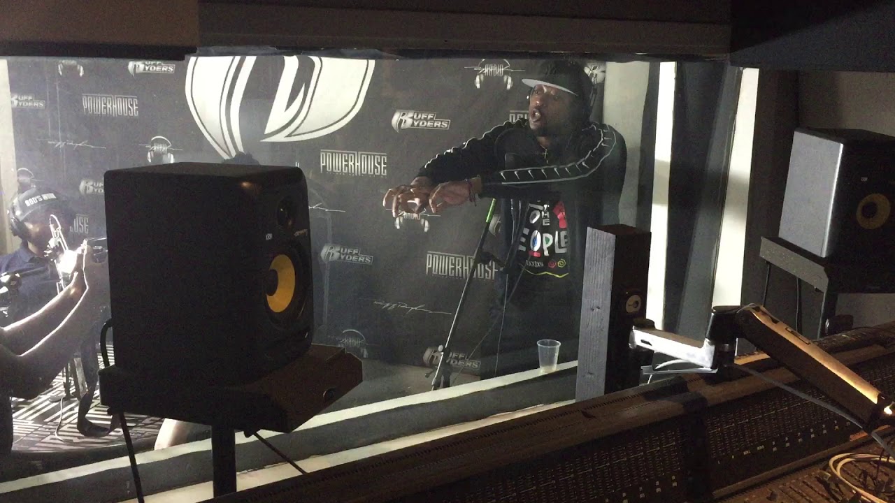 Scorch in Ruff Ryders Studios Performing Trap Alive On Air - YouTube